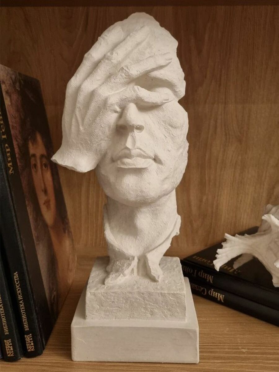 Гипсовая статуэтка "Рука-лицо", Философ" Семейное производство Лидер , ручная работа, высота 20 см