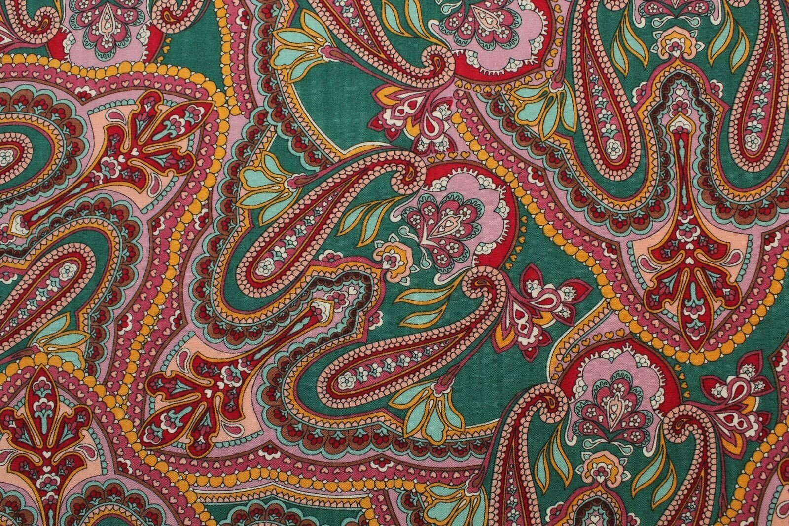 Ткань Шерсть стрейч жёлто-сиреневый вензельный узор на зелёном фоне, ш150см, 0,5 м