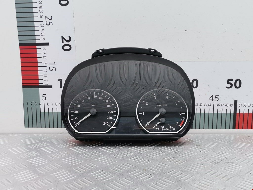 Панель приборная (щиток приборов) BMW 1-Series (E81/E82/E87/E88) 62109283793 арт. 2042897
