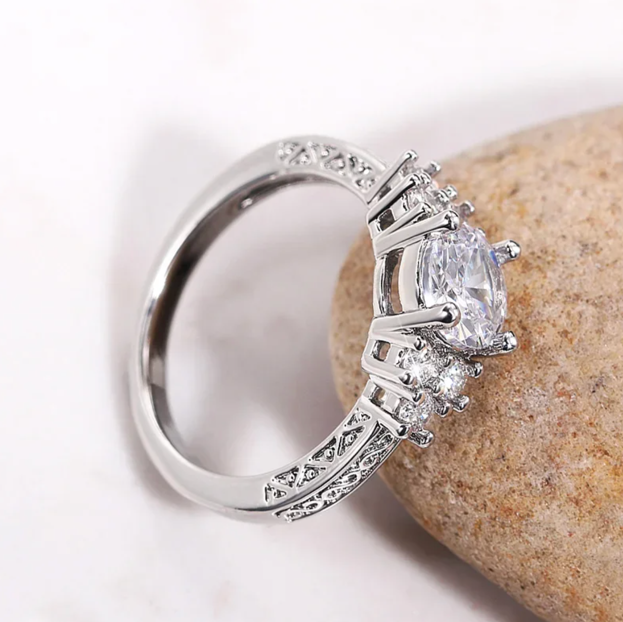 Кольцо помолвочное, фианит, циркон