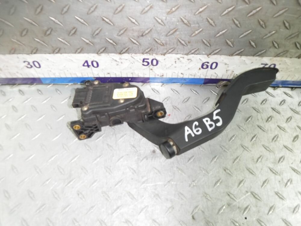 Педаль газа Audi A6 C5 8D1723523A