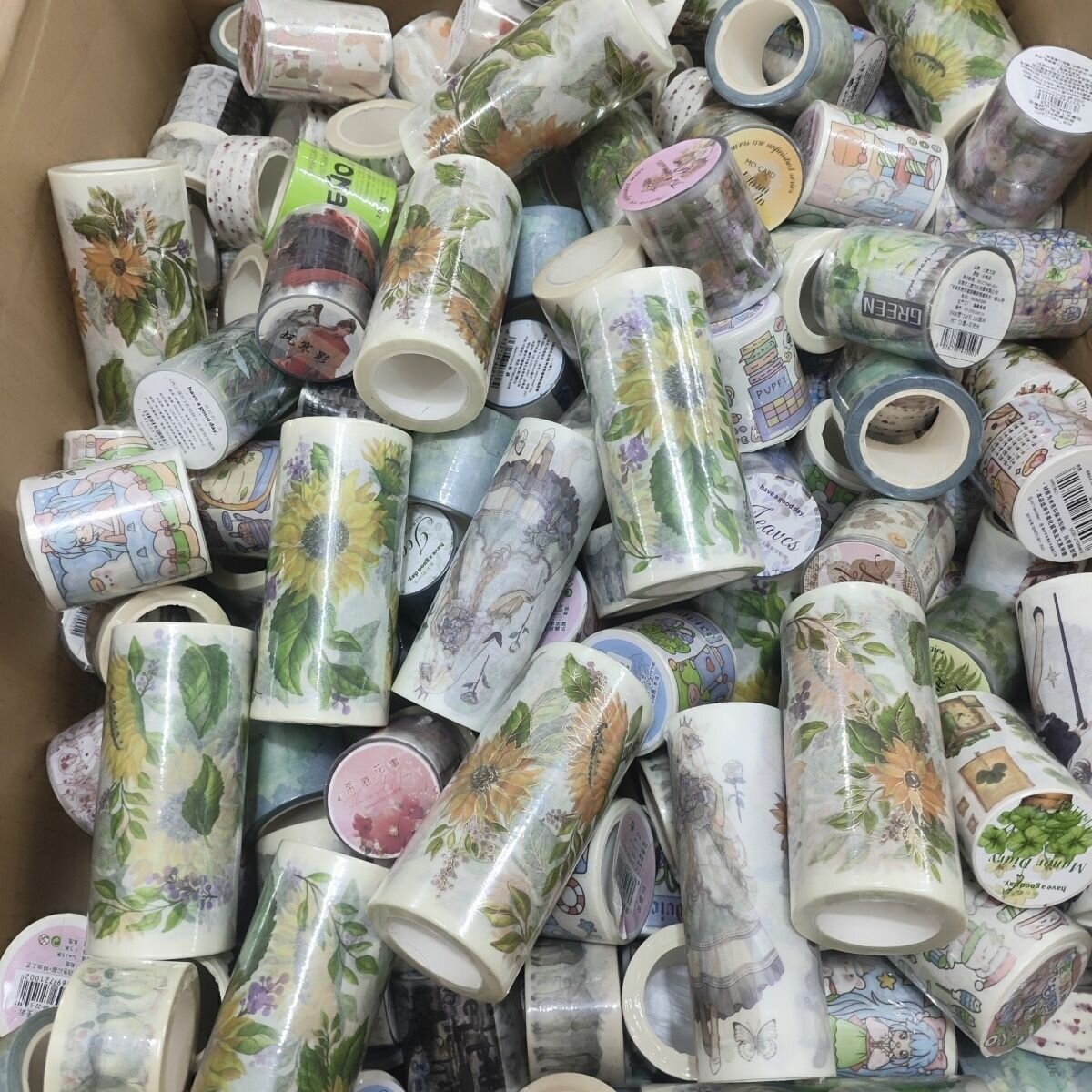 Клейкая лента декоративная