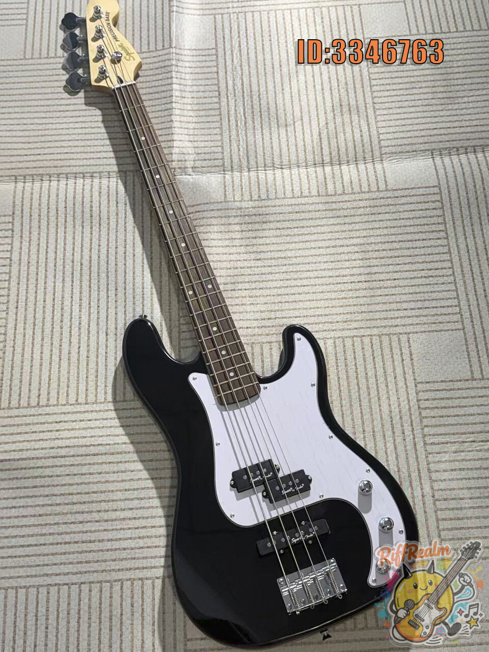 Бас-гитара Precision Bass Black & White
