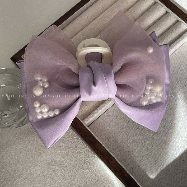 Заколка зажим краб с оригинальной тканевой бабочкой, украшенной жемчужинами аксессуар для укладки волос сиреневый