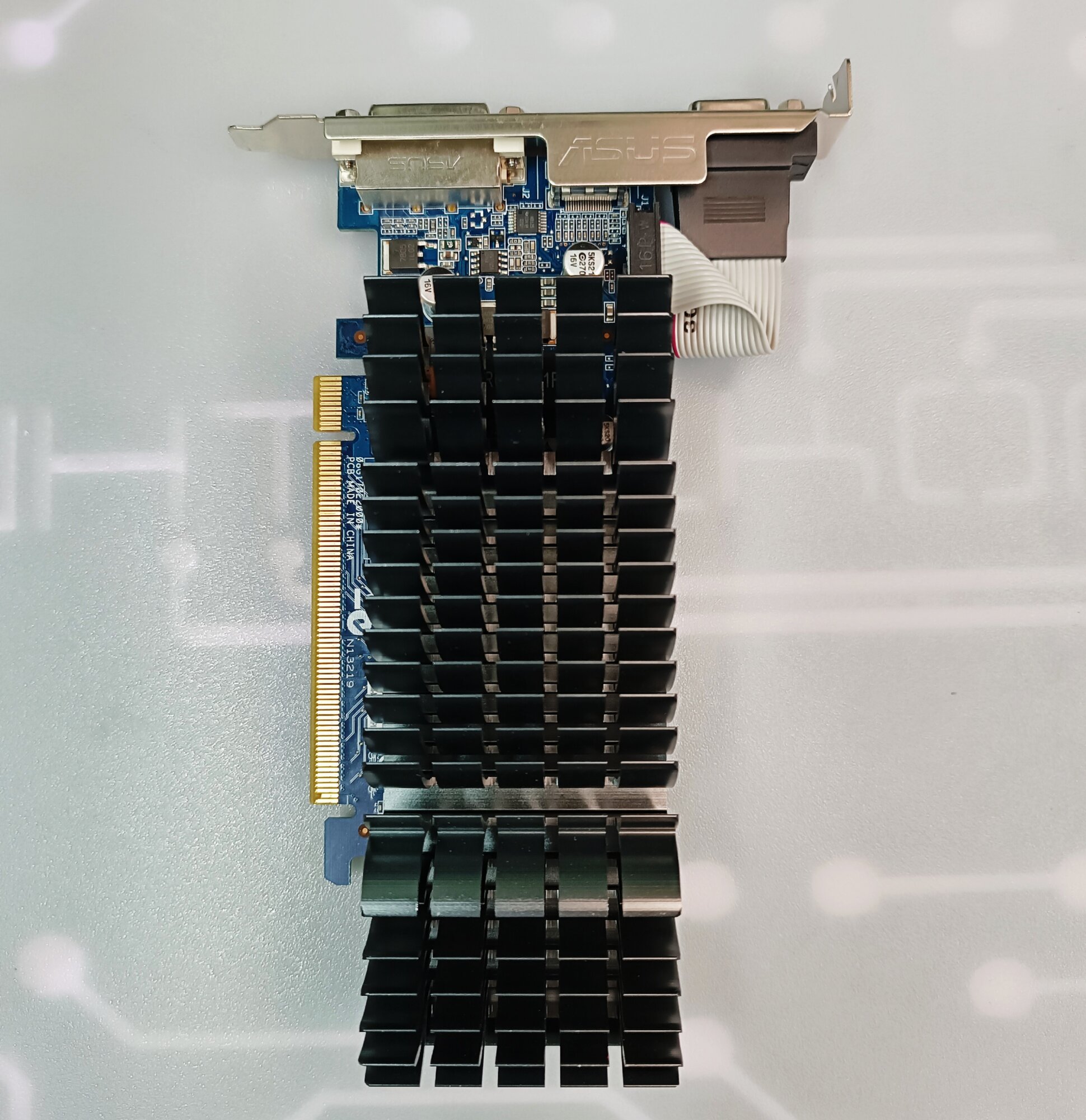 Видеокарта ASUS GeForce 210 EN210, SILENT/ DI/ 1GD3 /V2 (LP)