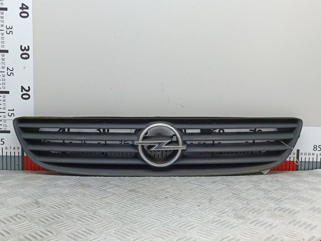 Решетка радиатора Opel Zafira A 6320100 арт. 2068120