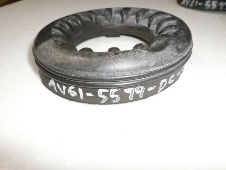 Проставка пружины задней верхняя AV615599DC 1691759 1686716 Форд Фокус 3