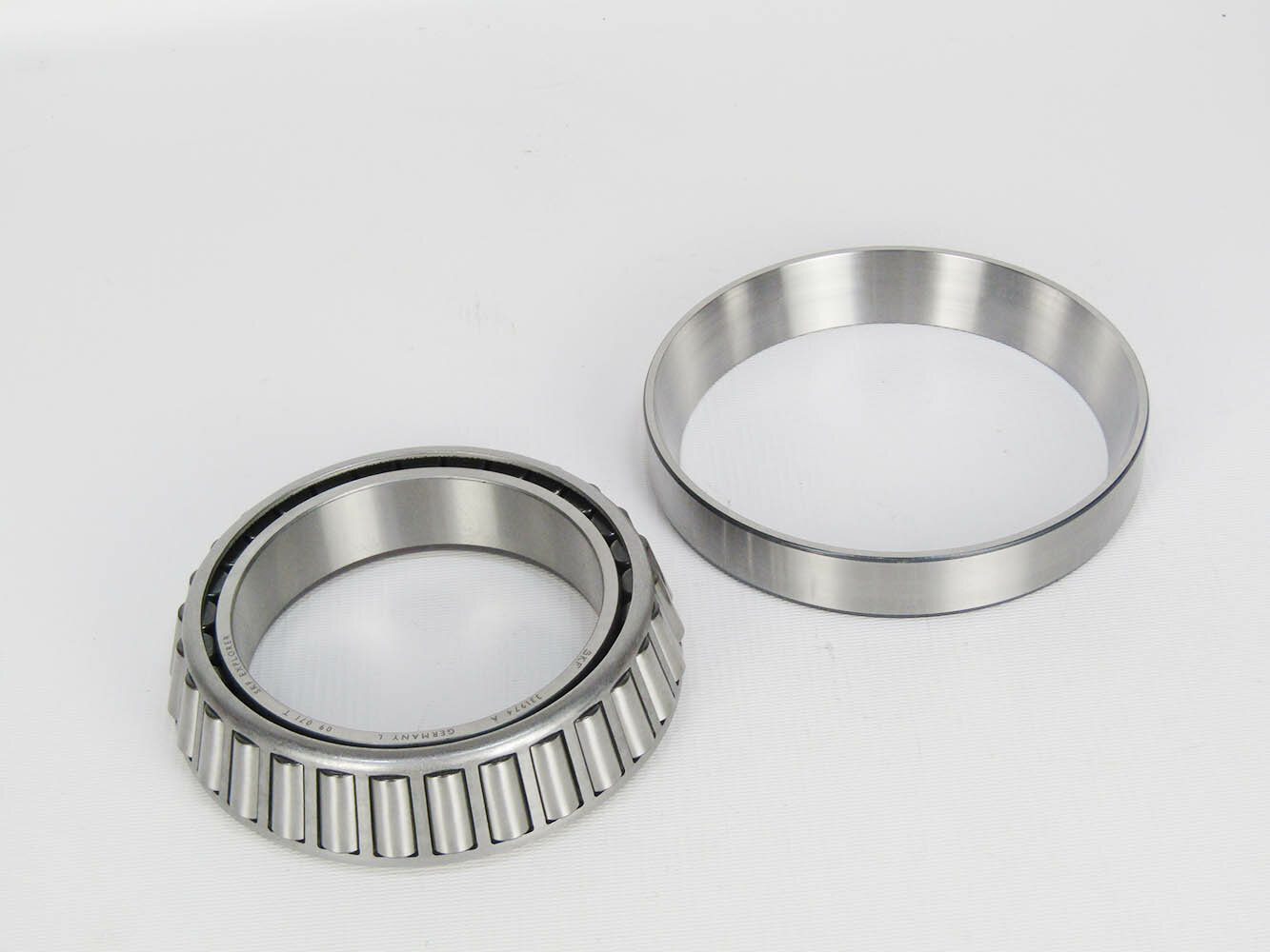 Подшипник роликовый ступицы внутр. 106x160x35 man,mb Skf VKHB2172 ...