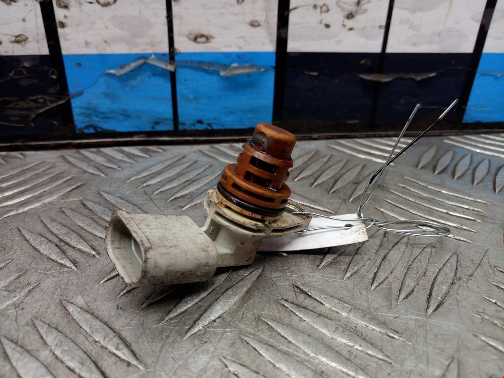 Датчик распредвала Volkswagen Golf 5 030907601E арт. 657201