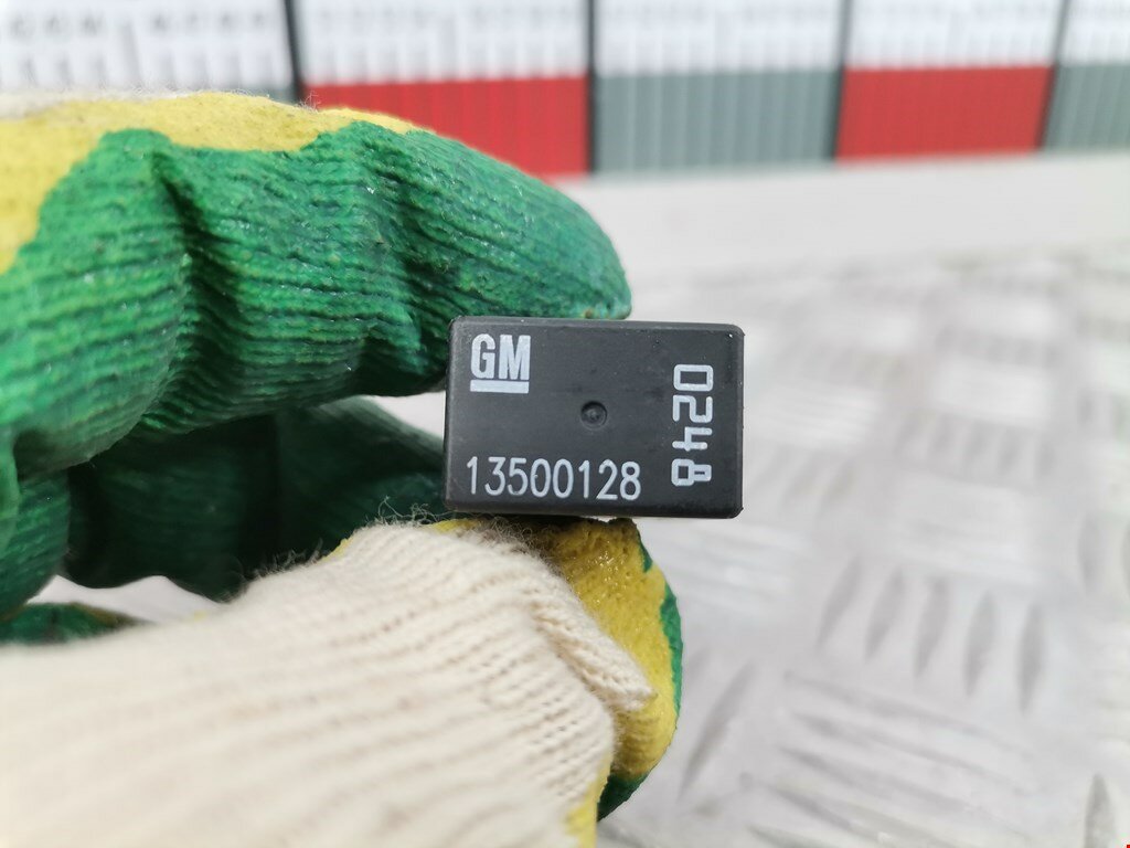 Реле Opel Astra J 13500128 арт. 2100572