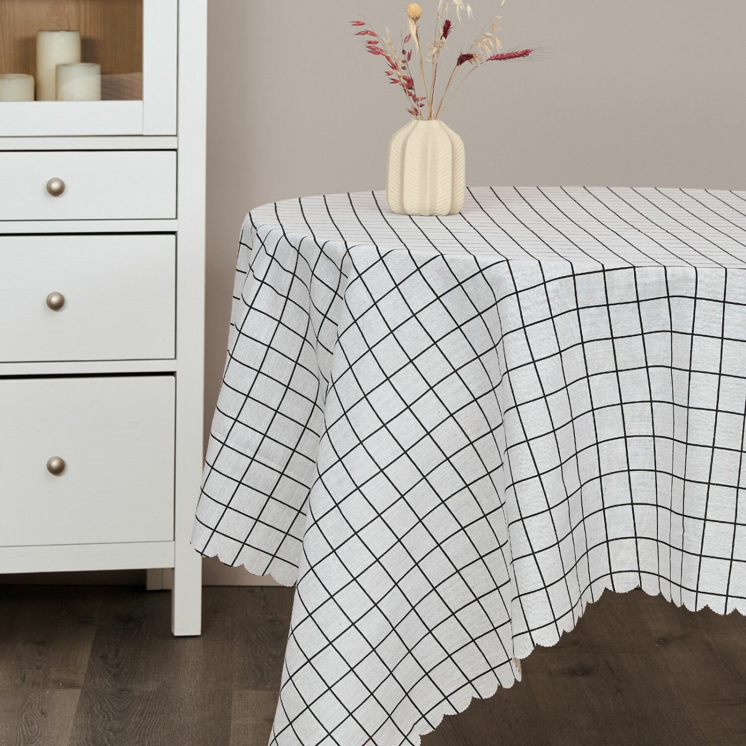 Скатерть Cozy Home "Клетка", размер 145х200, полиэстер, белый