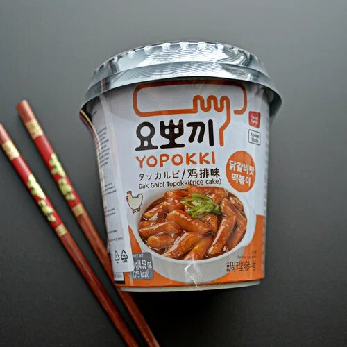Рисовые палочки (токпокки) YOPOKKI со вкусом курицы, 130г