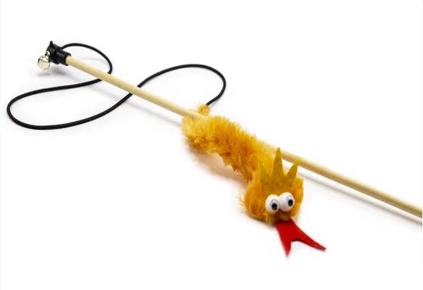 Дразнилка GoSi для кошек С мятой змейка Вика с короной оранжевая 17см