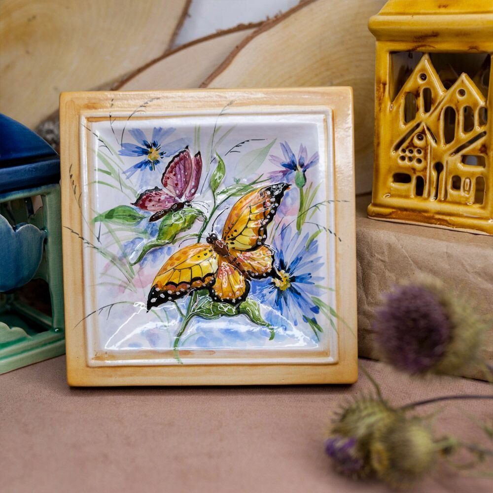 Две бабочки декоративная плитка