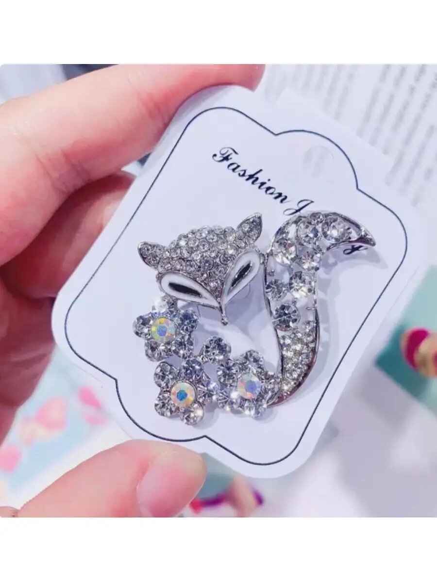 Брошь, стразы