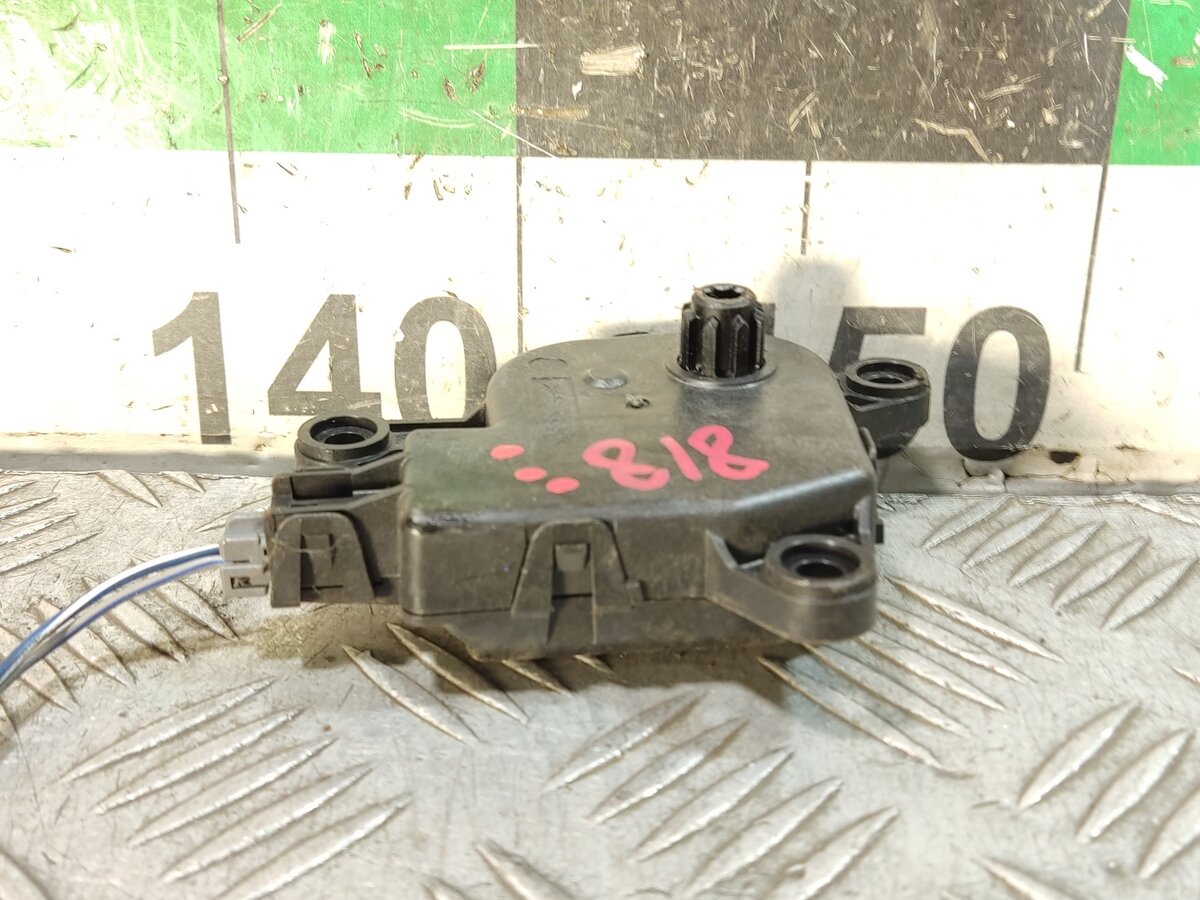 Моторчик заслонки отопителя GAZ Volga Siber 04885206AB