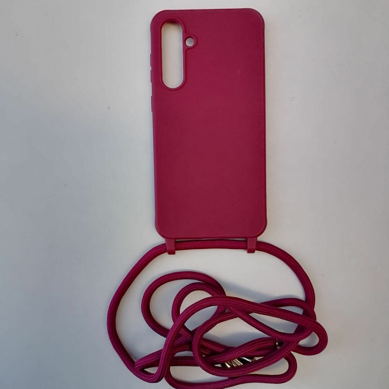 Чехол-накладка для Samsung Galaxy A55 из высокого качества силикона и веревкой-цепочкой на шею.