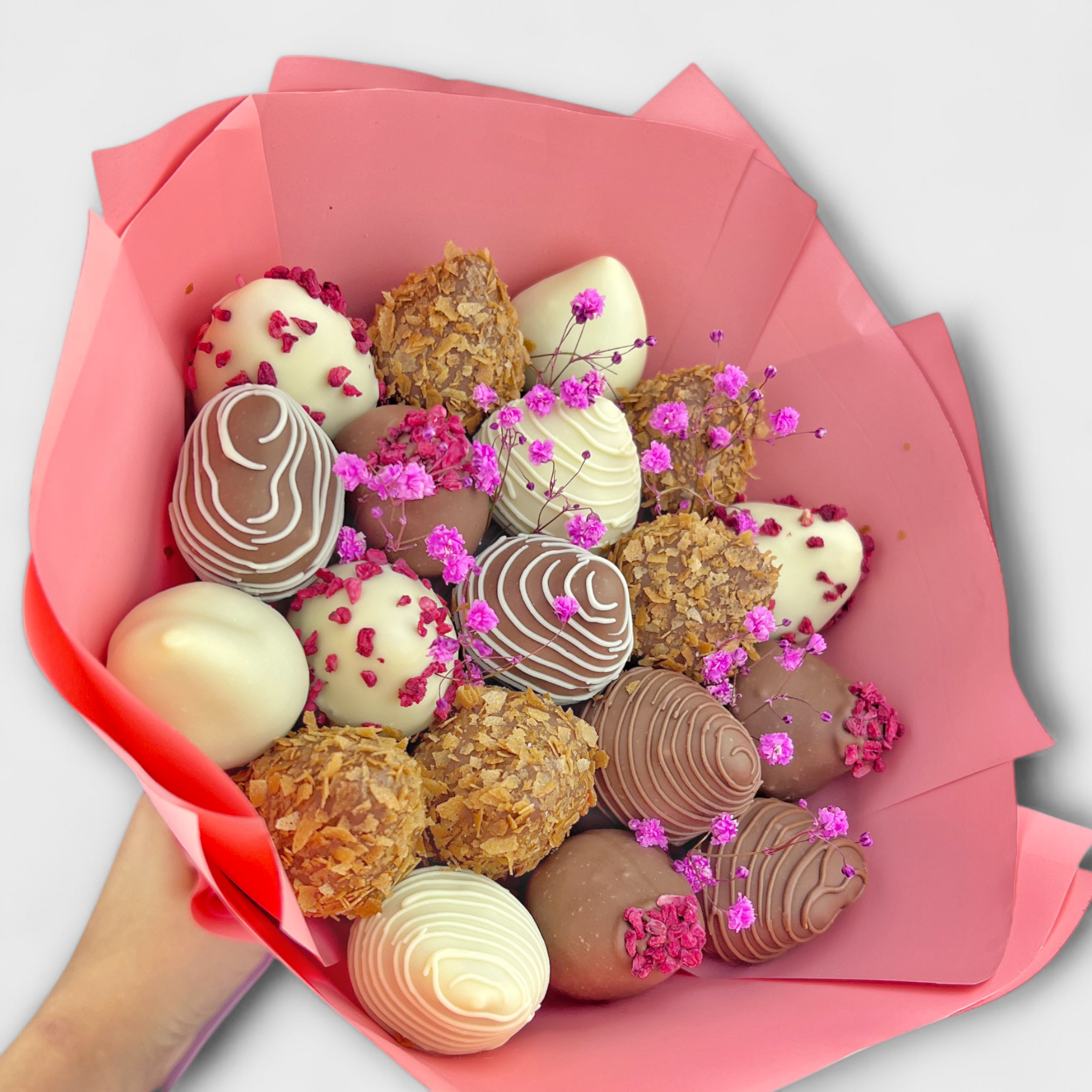 Букет из клубники в шоколаде с гипсофилой "Страсть"