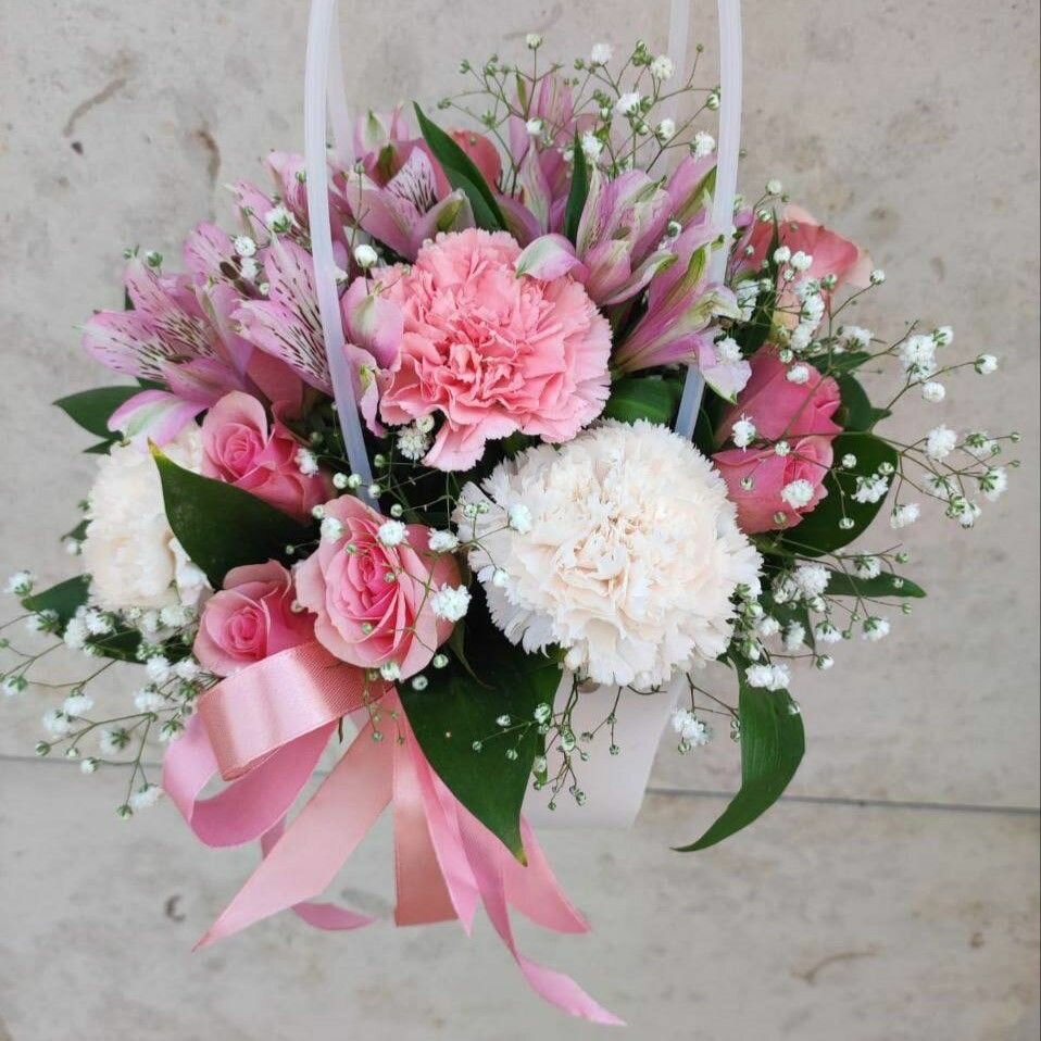 Цветы живые букет "Фраппе"/ Кустовая роза, Гвоздика, Альстромерия / Микс из 10 шт