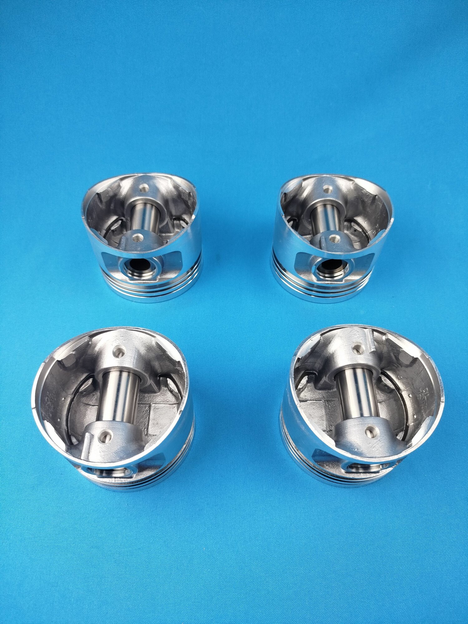 Поршня с пальцами "ВАЗ" для автомобилей ВАЗ 21213, 21214, Шевроле-Нива 82,0 E (21213-1004015-5E)