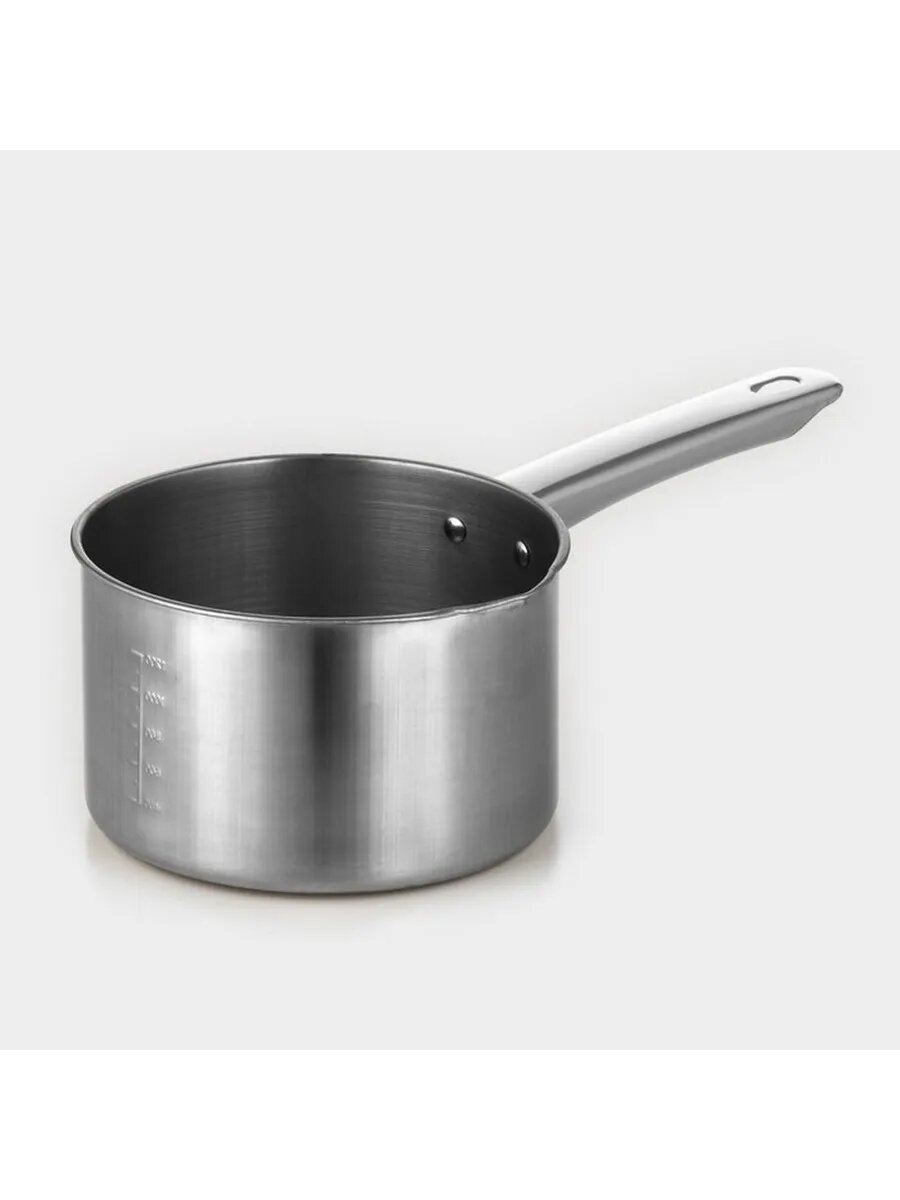 Стальной ковш с мерной шкалой и ручкой