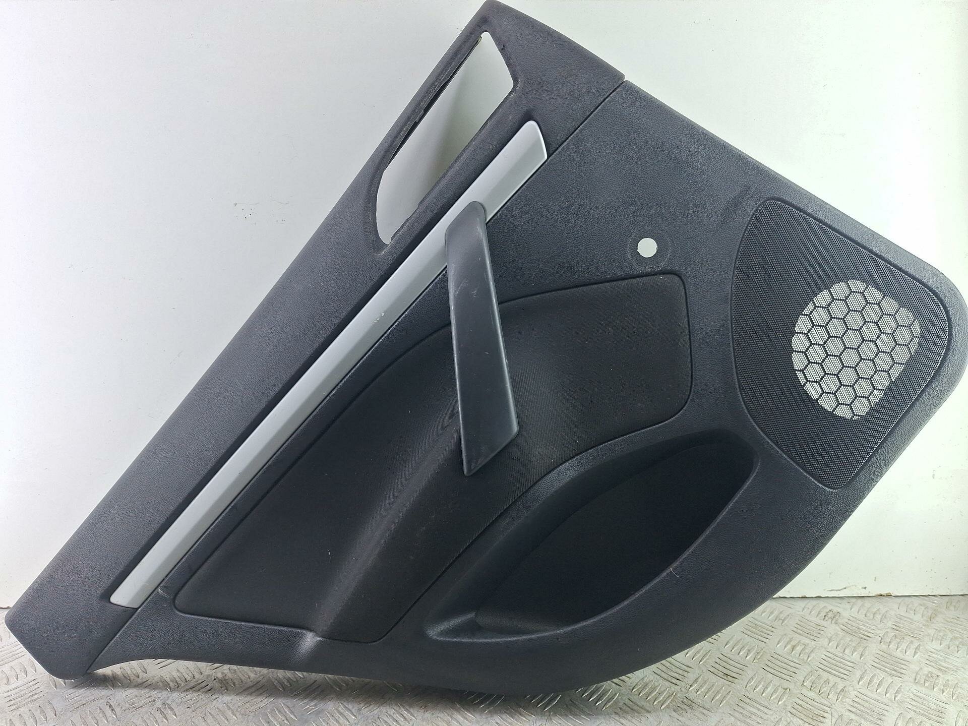 Обшивка двери задней левой Skoda Octavia 2 1Z5 2008 1Z9867209AP