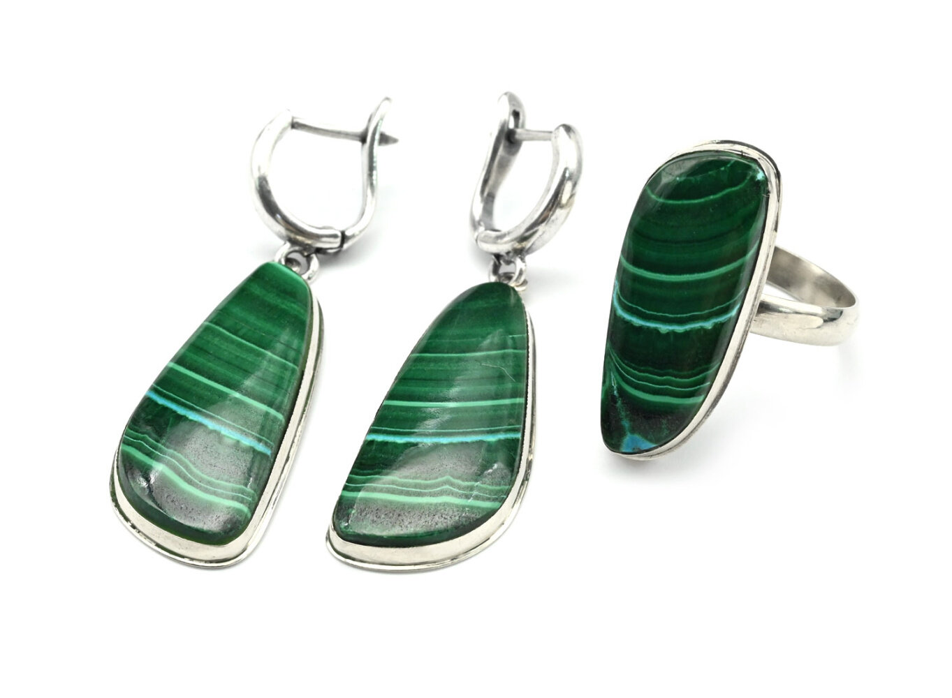 Комплект бижутерии: кольцо, серьги, малахит