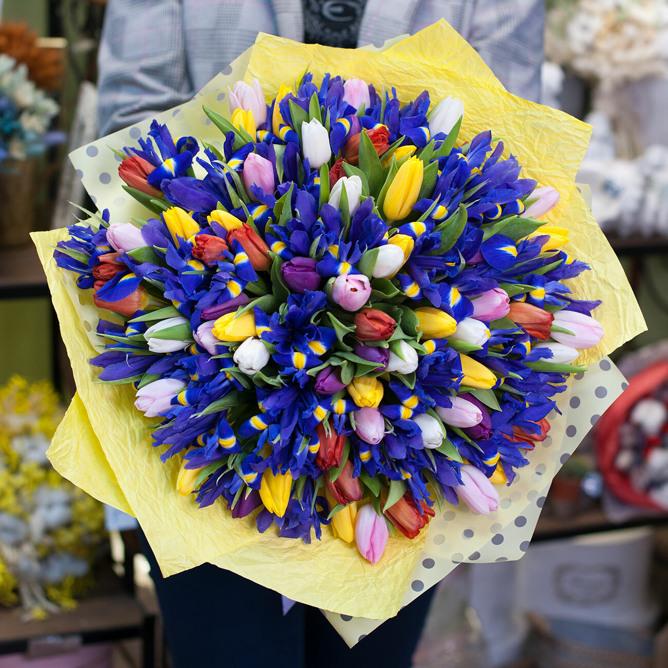 Букет цветов Charlotte "На встречу пробуждению", ассорти, 101 цветок, 50см