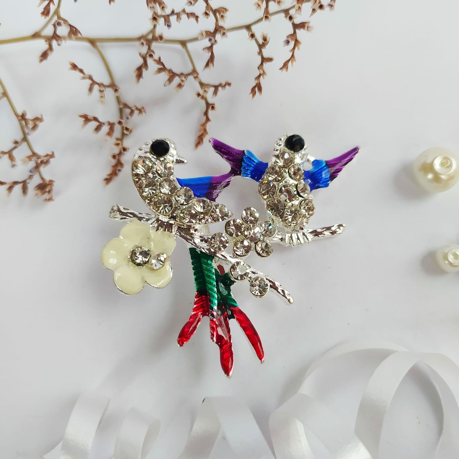 Брошь, эмаль, стразы