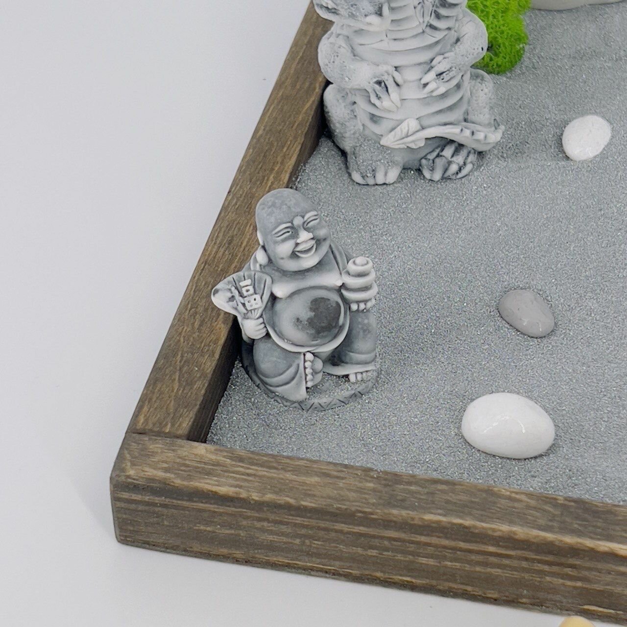 Zen Garden с драконом, котом Манеки Неко, Дзен сад для медитаций и кашпо ракушка с суккулентом — фото 1