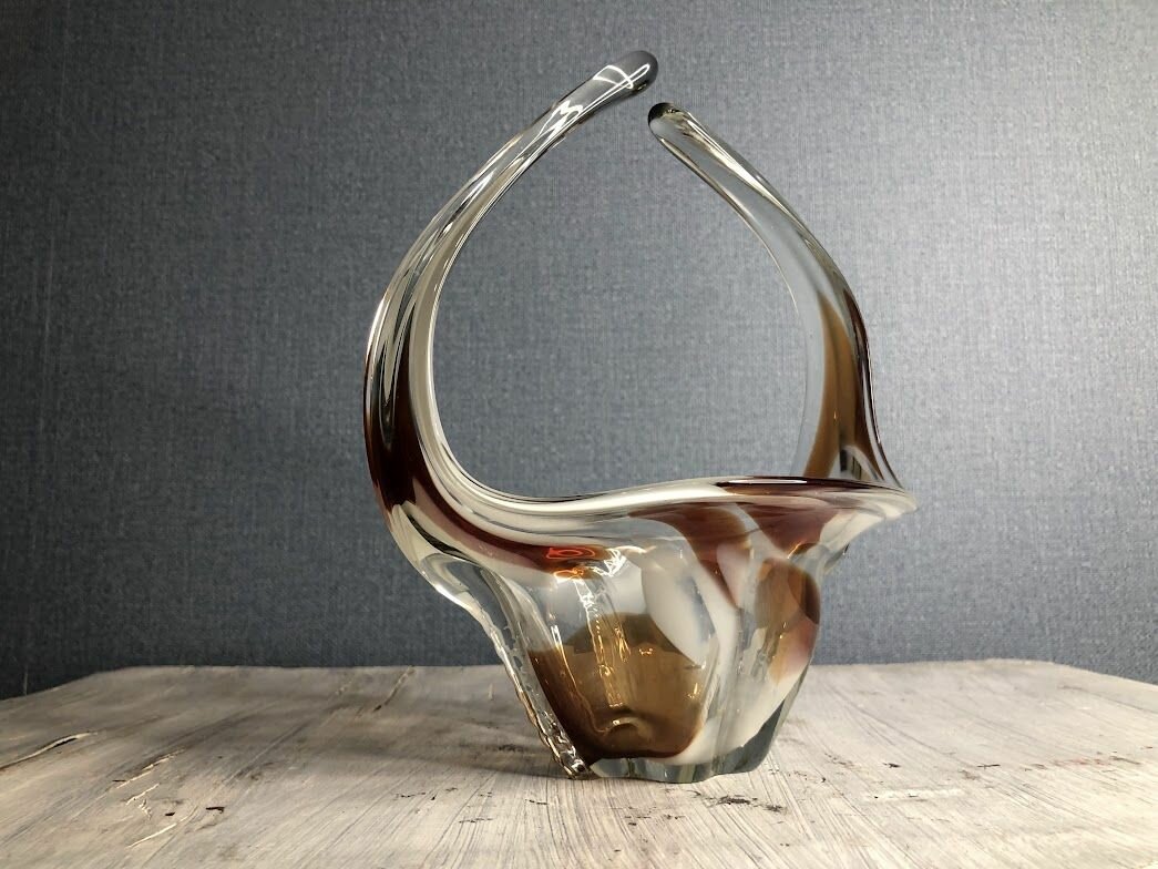 Конфетница винтажная "танцующее стекло", стекло, гутная техника, Богемия (Чехословакия)