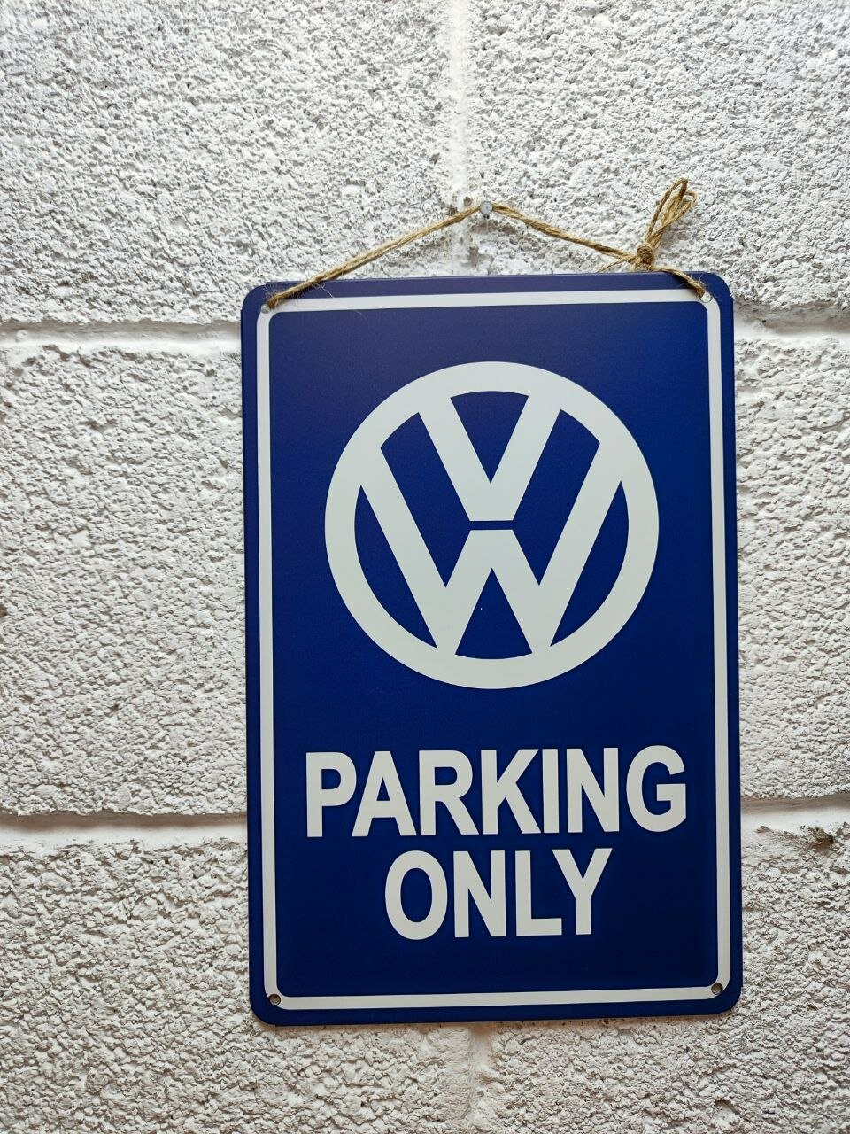 Металлическая табличка парковка для машин Фольксваген Volkswagen, готовый подарок