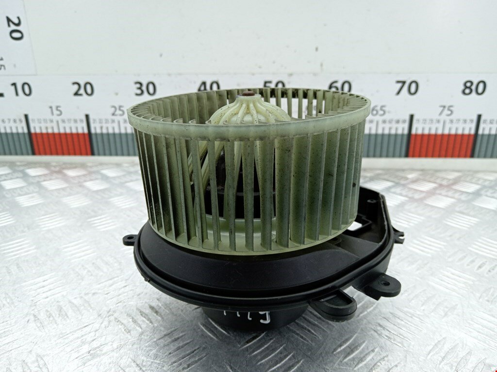 Моторчик печки (вентилятор отопителя) Volkswagen Passat 5 8D1820021B арт. 2065585