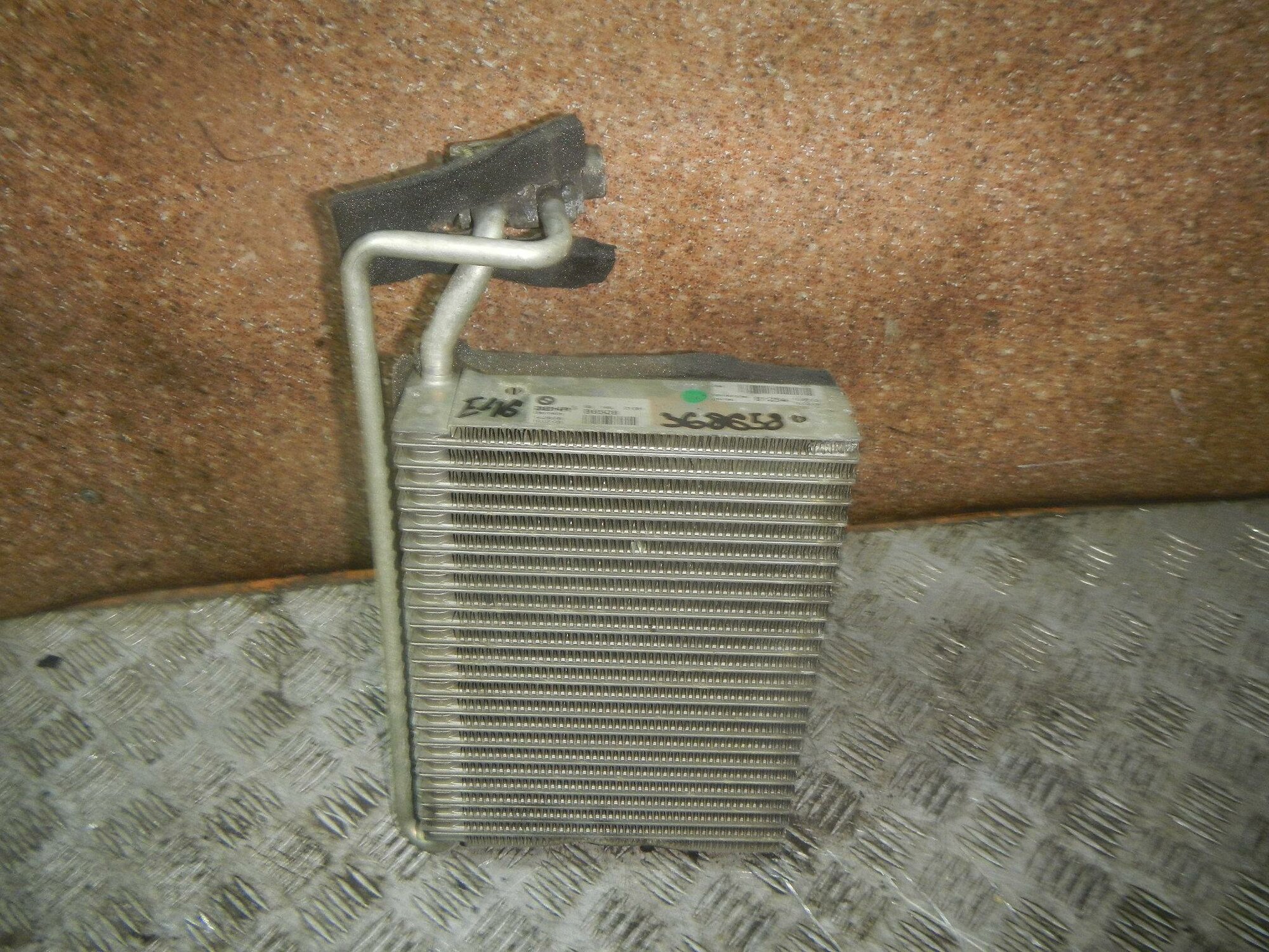 Б/У Испаритель кондиционера, BMW (БМВ)-3 (E46) (98-05) BMW 3 (E46) (98-05) Небольшая деформация 368658 BMW арт. 64119135744