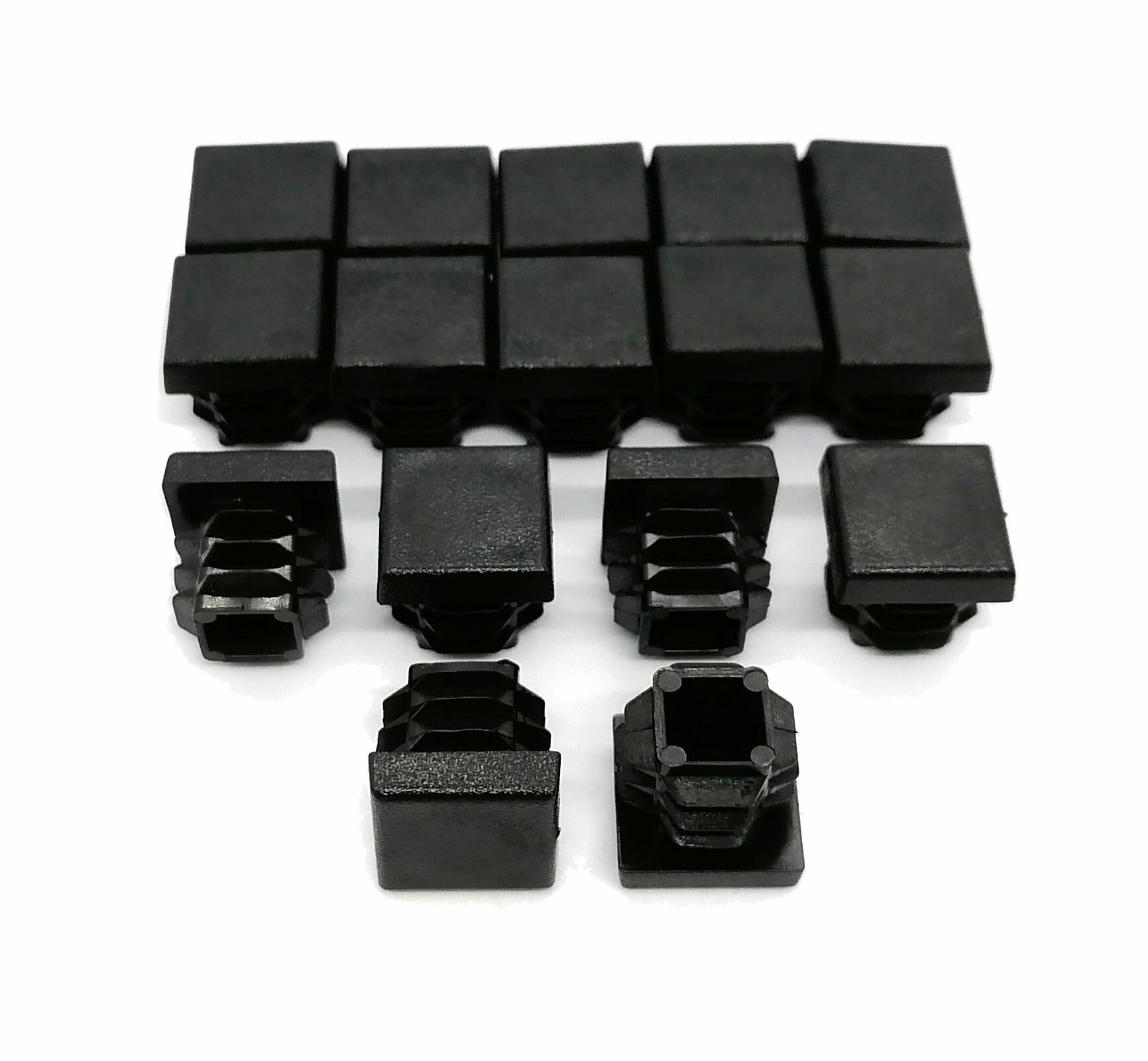 Заглушка квадратная для трубы с внешними размерами 15х15мм и размерами отверстия от 10х10мм до 13.6х13.6мм, пластиковая, 16шт.