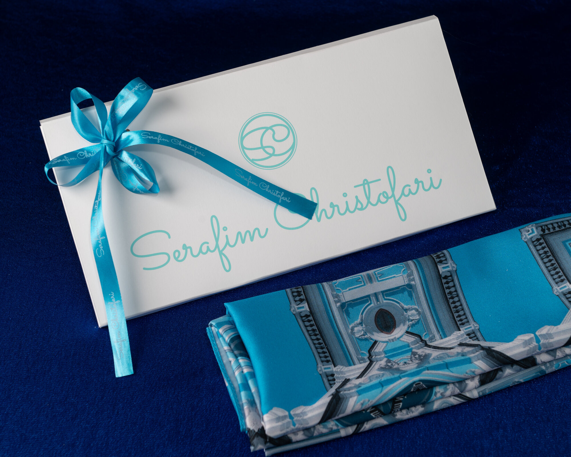 Платок Новый театр в подарочной упаковке для женщин