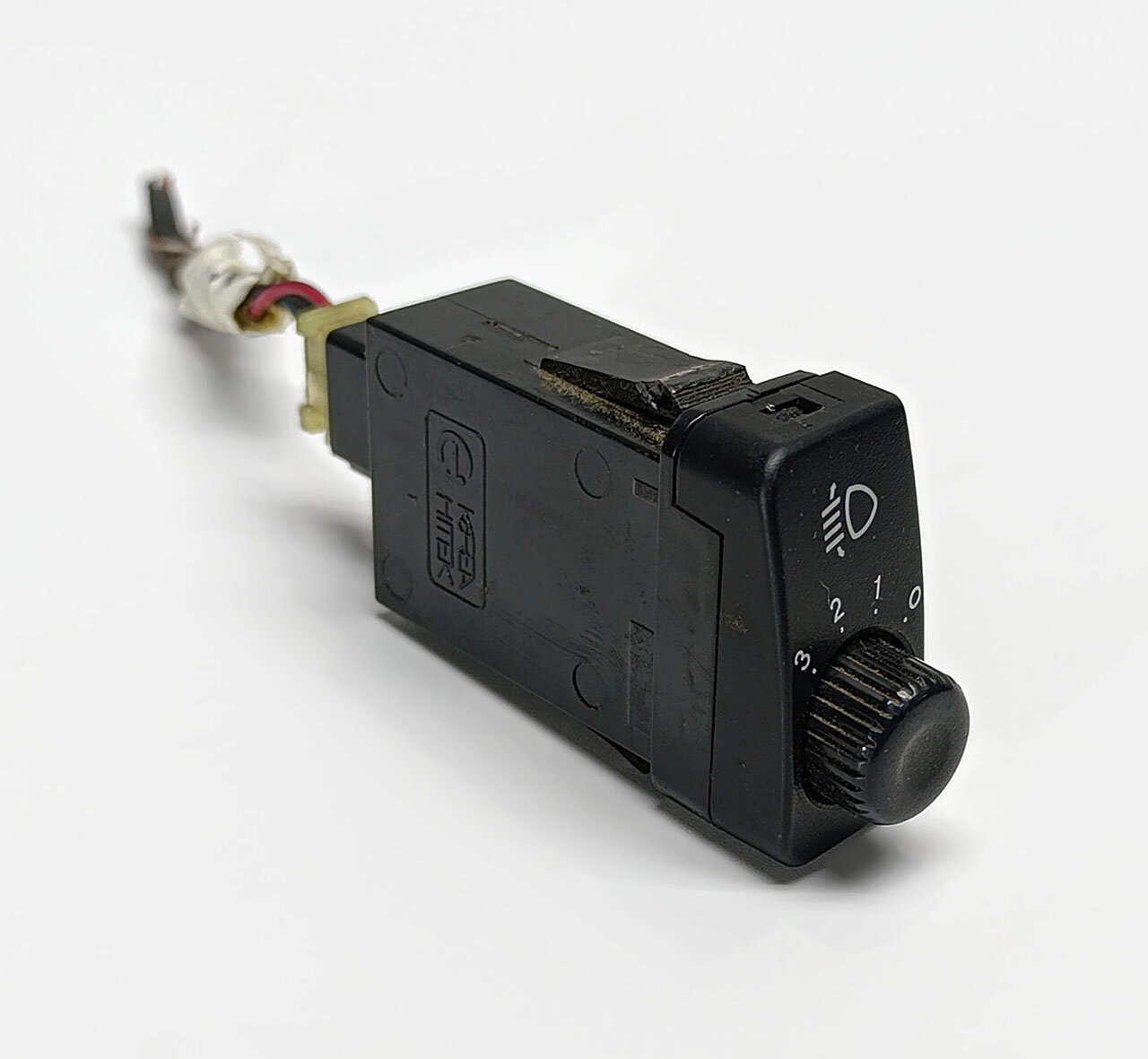 Кнопка корректора фар Kia Clarus