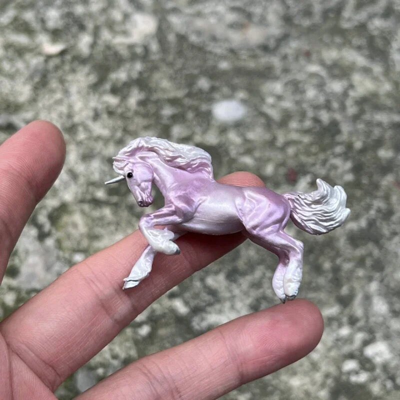 Коллекционная фигурка единорога MINISO d