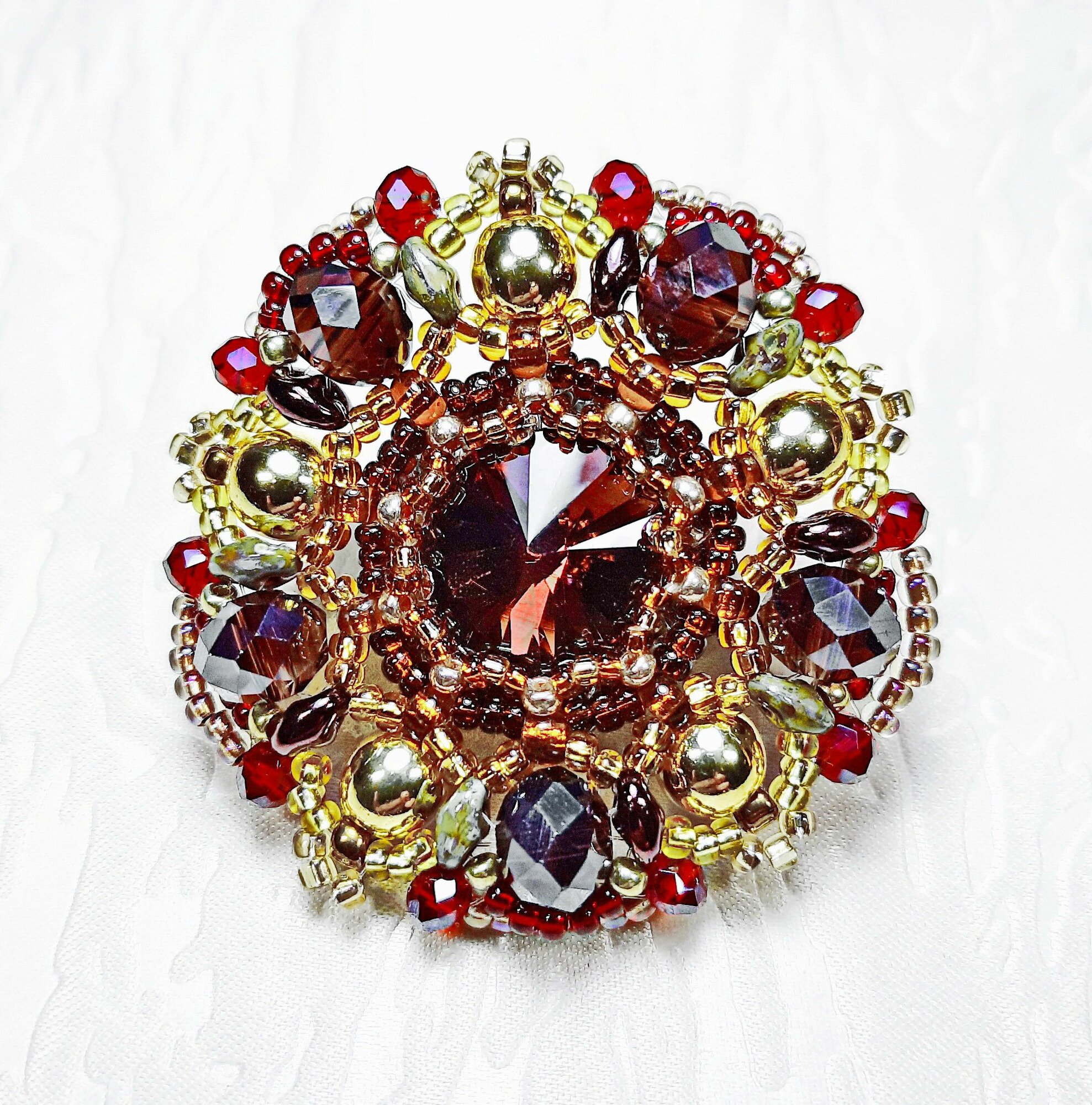 Брошь, горный хрусталь, бисер