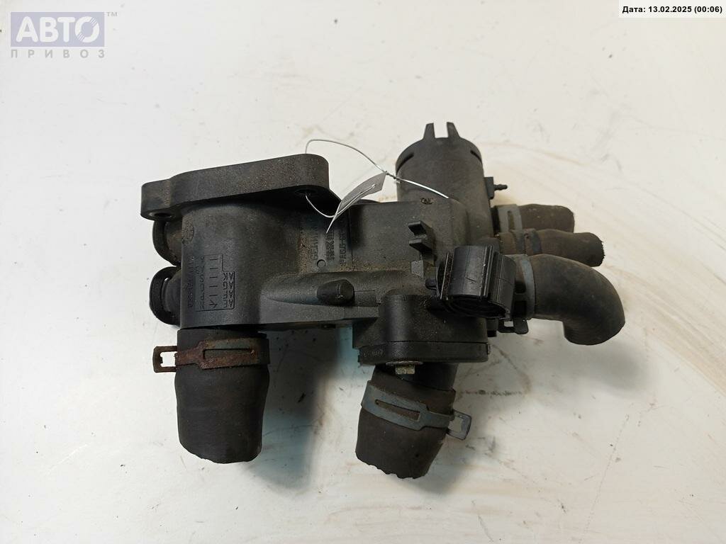 Корпус термостата Volkswagen Golf-4