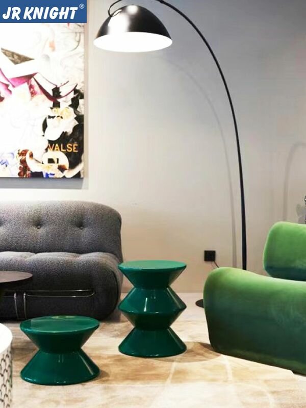 Пластиковый табурет с креативным дизайном в форме песочных часов, 36x23 см