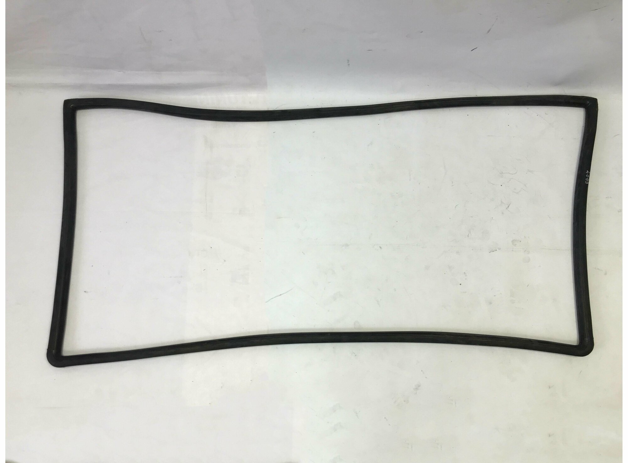 Уплотнитель лобового стекла УАЗ Патриот (3160, 3162, 3163)