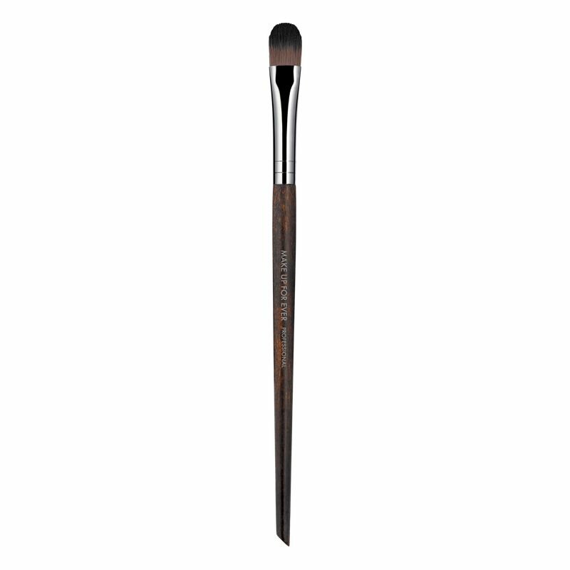 MAKE UP FOR EVER Кисть для растушевки для макияжа глаз Shader Brush Medium 226