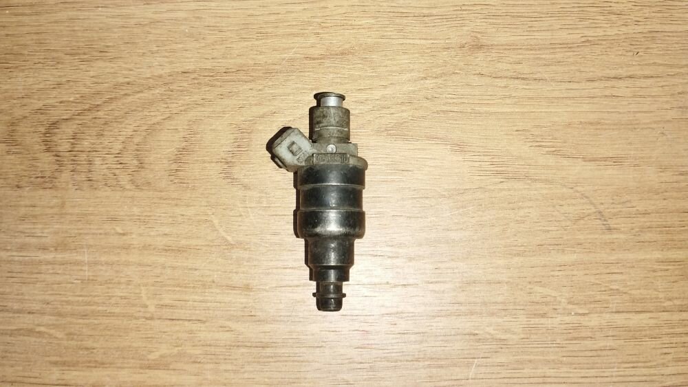 Форсунка топливная Audi A6 AAH ABC AFM 078133551D 078133551D