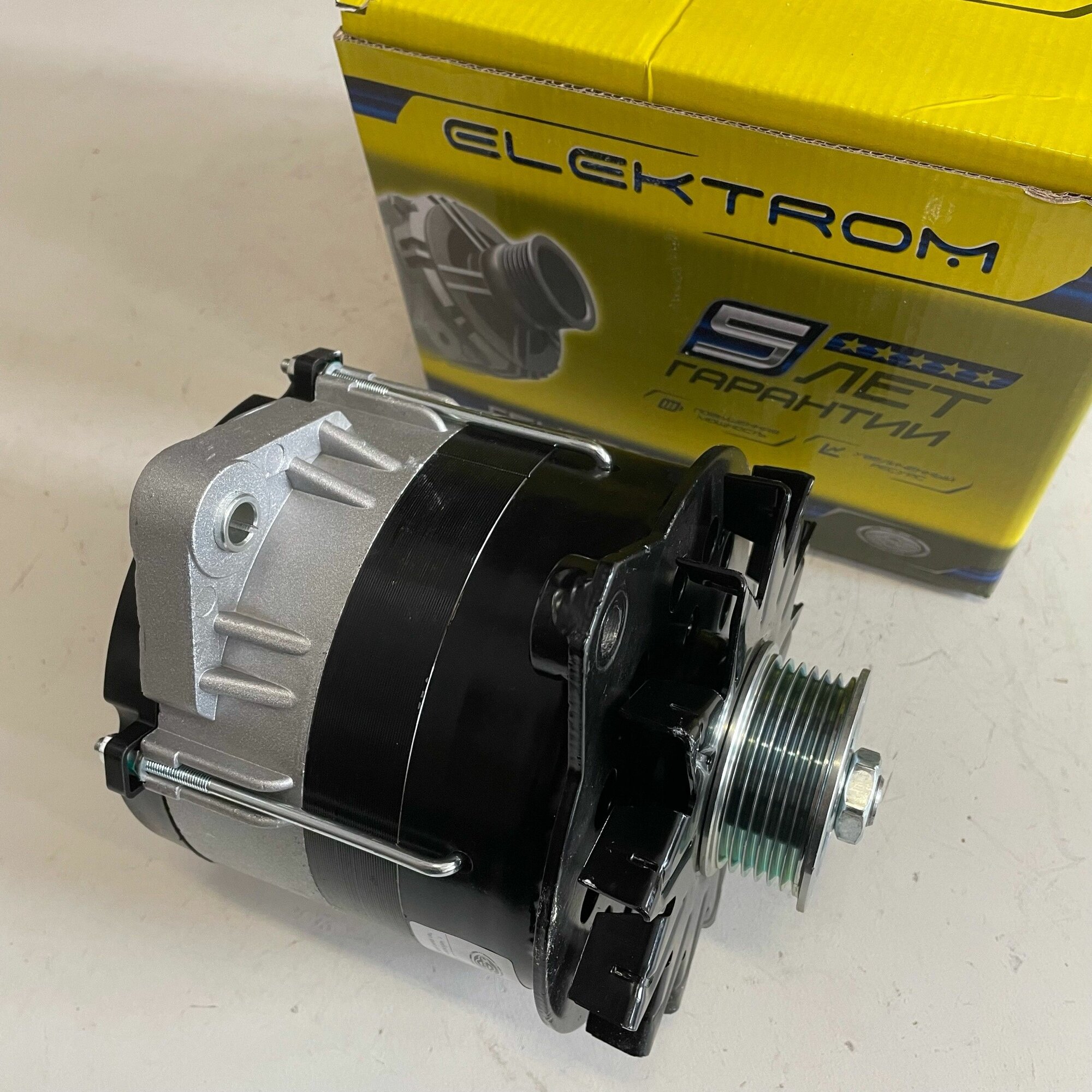 Генератор 28В/80А КАМАЗ дв. 740.30, 740.50 ЕВРО-2, 3 поликлин Электром 4001.3771-53