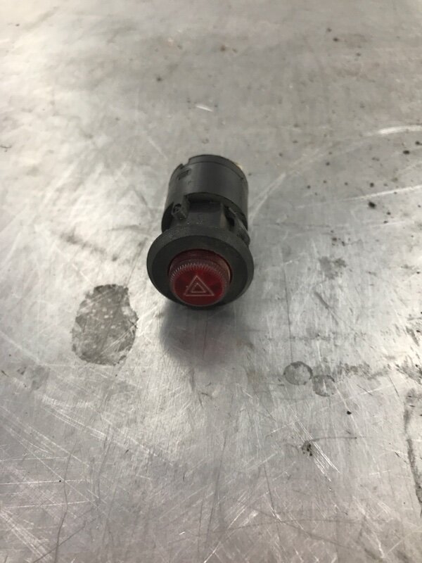 Кнопка аварийной сигнализации Лада 1111 Ока 1111 ВАЗ-11113 1987 (б/у) 21053710010