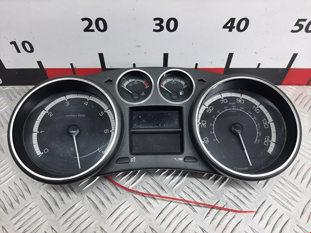 Панель приборная (щиток приборов) Peugeot 308 9806132580 арт. 374624