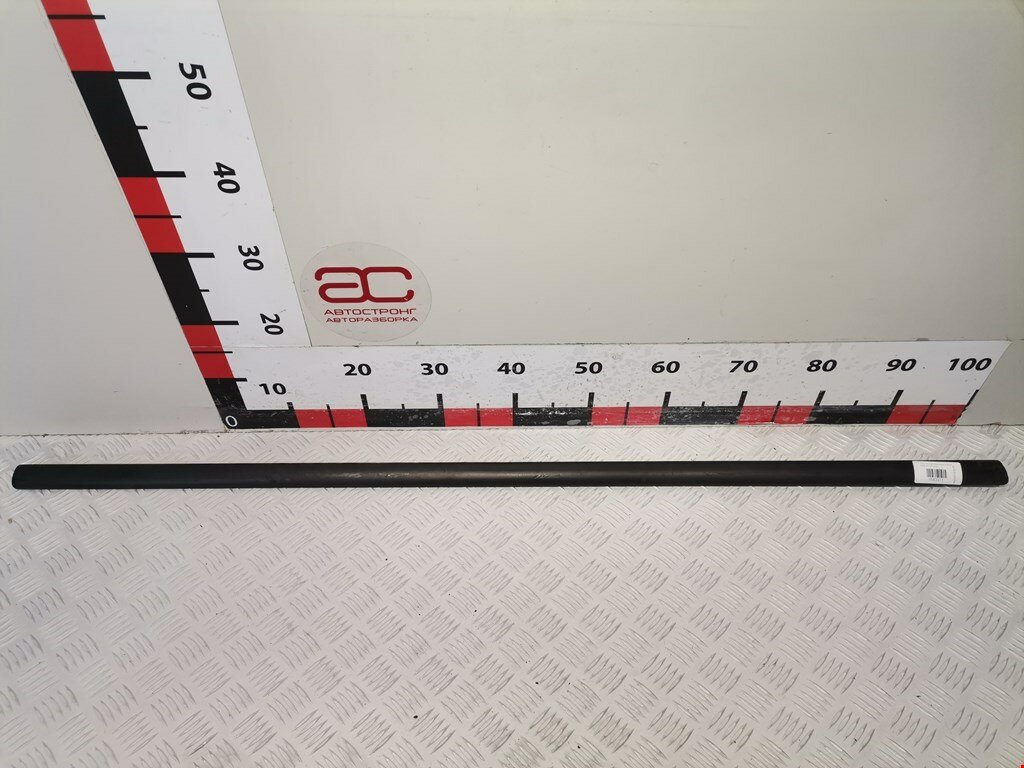 Накладка (молдинг) двери передней правой Volkswagen Golf 4 1J3853516 арт. 1583371