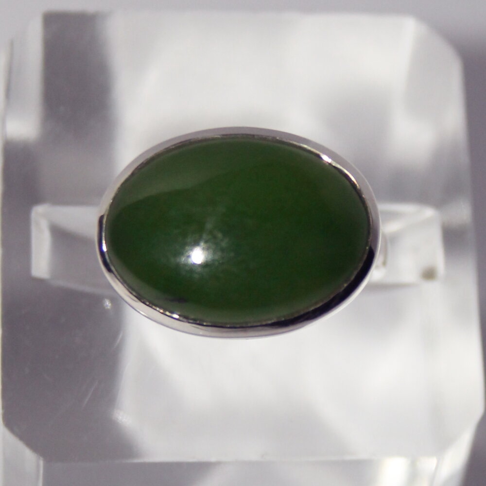 Кольцо, нефрит