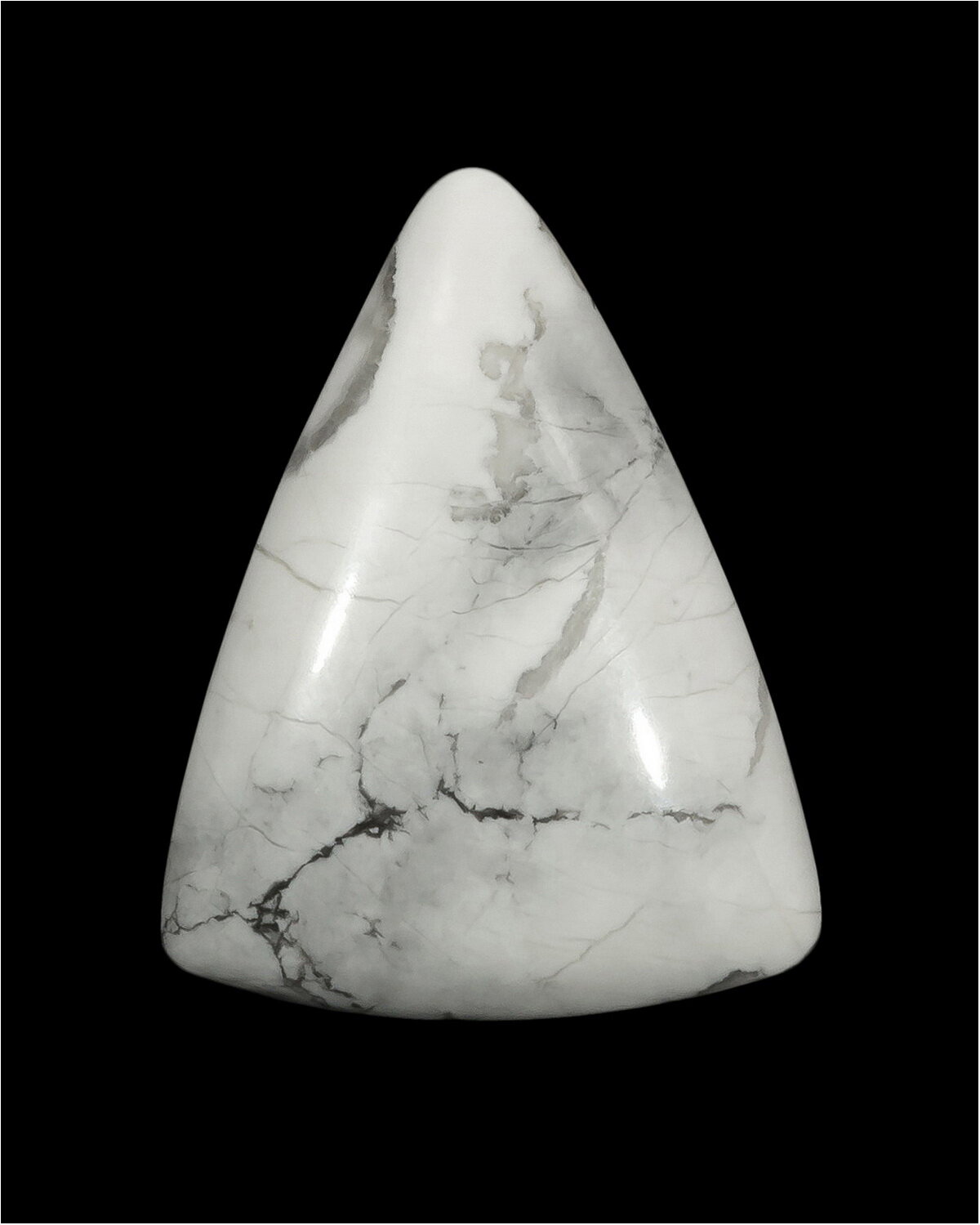 Магнезит, кабошон из минерала, размер: 31х24х5 мм, натуральный камень.